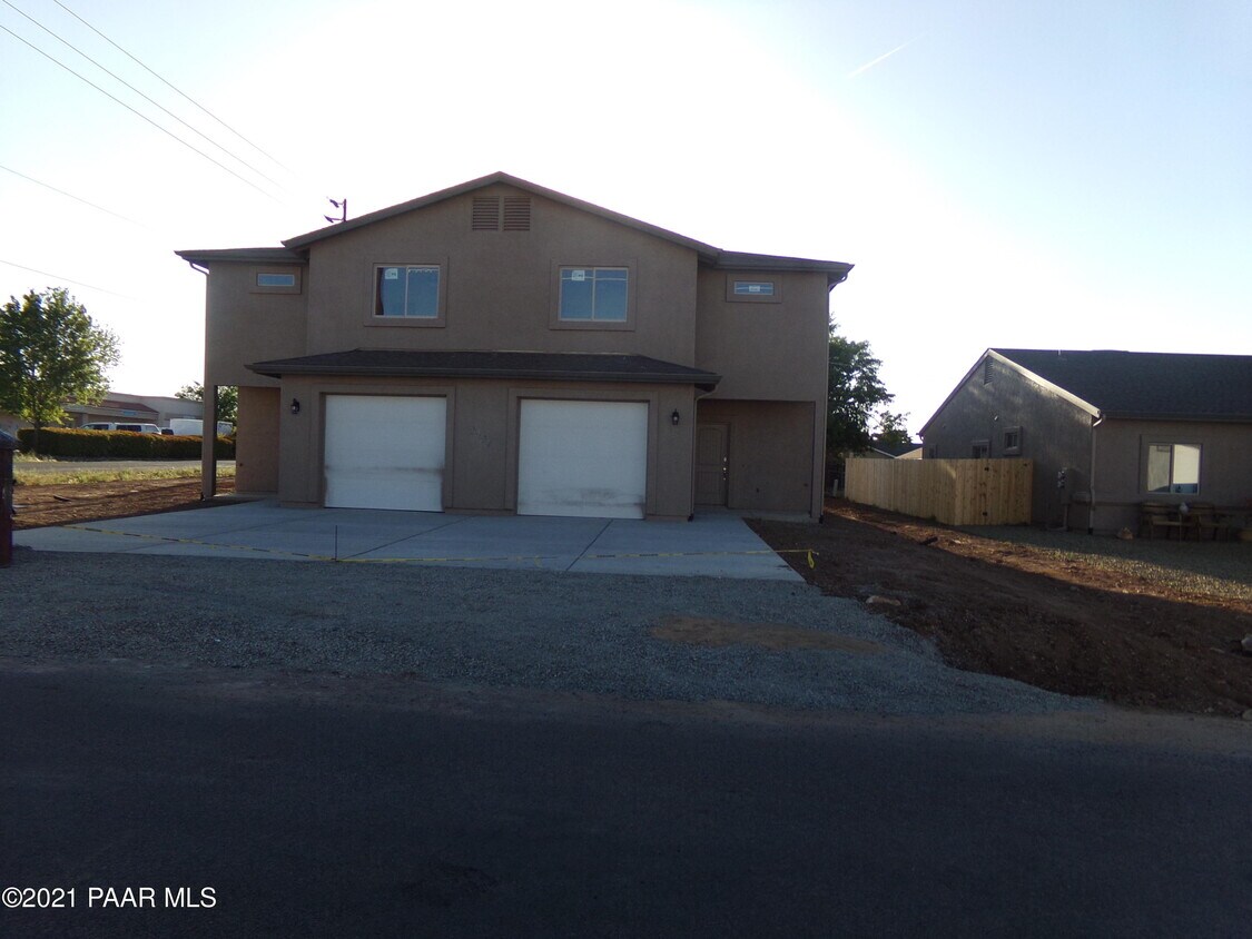 2924 N Yavapai Rd E Unit B, Prescott Valley, AZ 86314 - Room for Rent ...