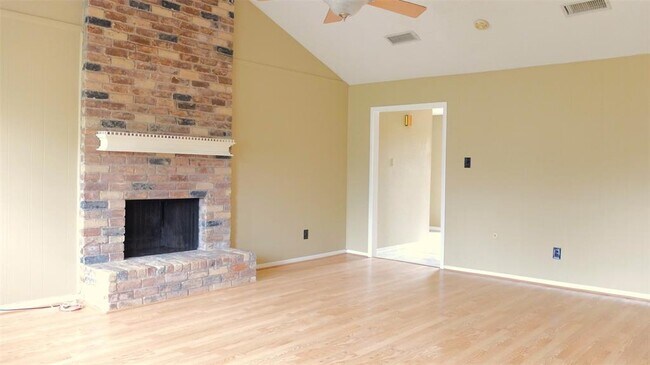 10418 Norton Dr, Houston, TX 77043 - House Rental in Houston, TX ...