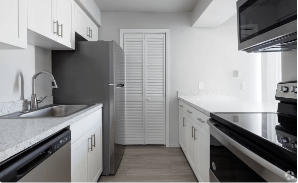 Southern Oaks Residences - 5900 Park Hamilton Blvd Orlando, FL 32808 ...