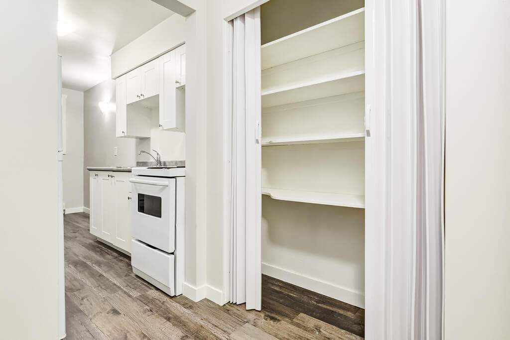Louise Apartments Apartments - 10029 111st St Nw Edmonton, AB ...