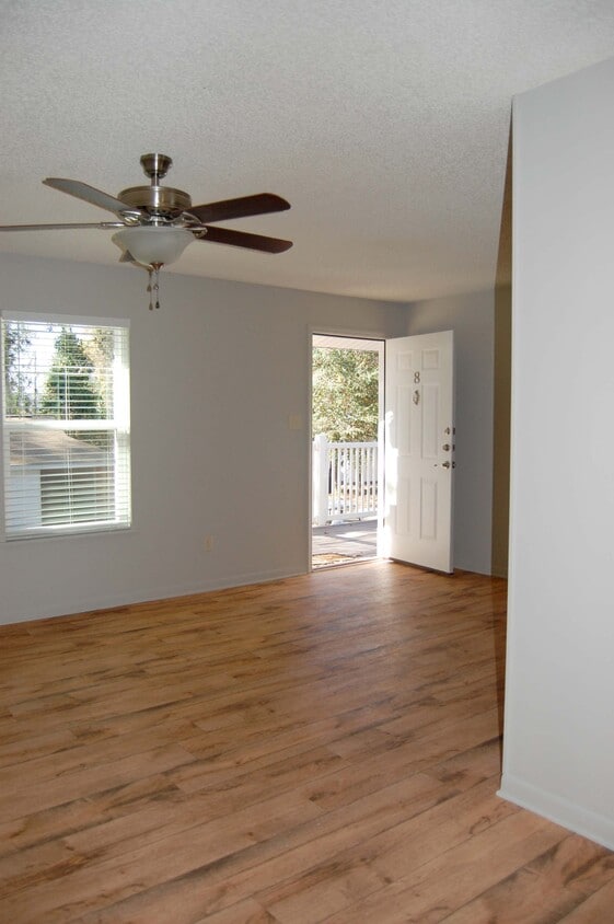 Spring Chase Apartments - 1601 Norman Dr Valdosta, GA 31601 ...