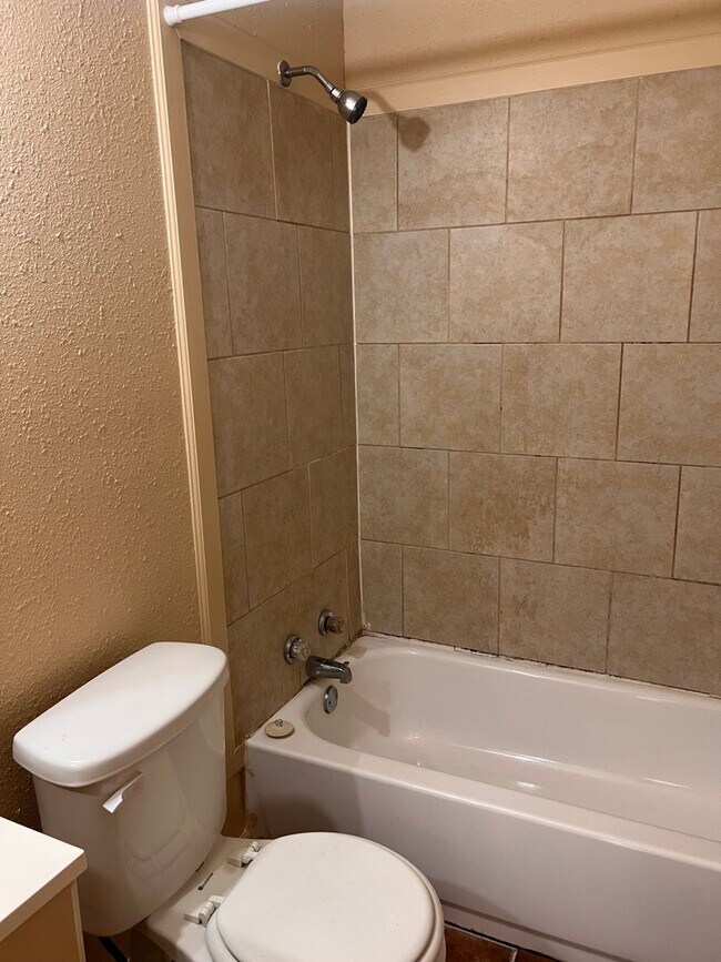 665-667 E Irby St Unit 667 E. Irby, Beaumont, TX 77705 - Room for Rent ...