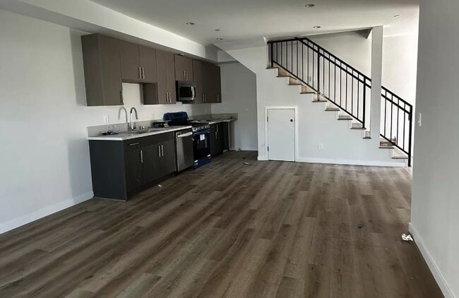 959 N Acacia Ave Unit A, Compton, CA 90220 - Room for Rent in Compton ...