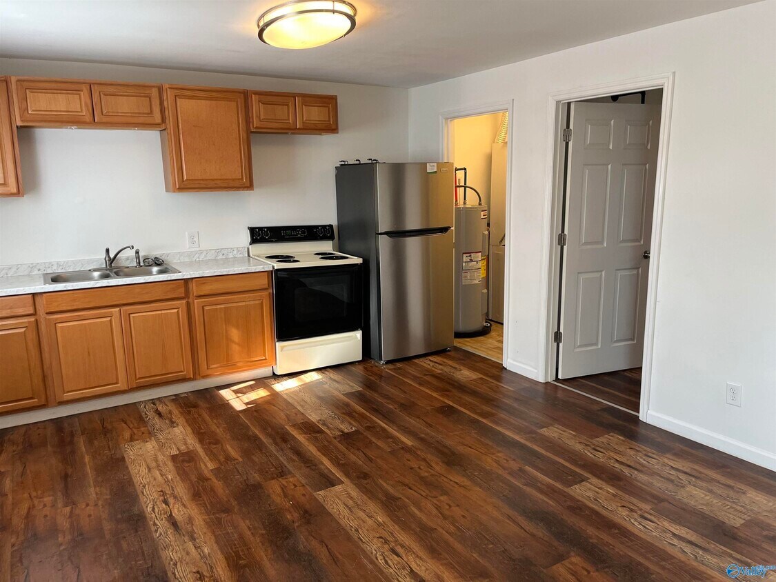 411 South St Unit 2, Moulton, AL 35650 - Room for Rent in Moulton, AL ...