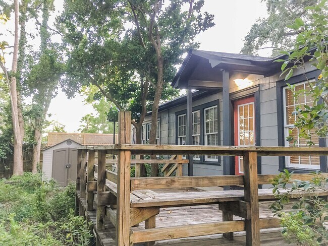 Meridian Heights Apartments for Rent with Hardwood Floors - Tallahassee ...