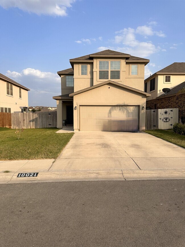 10021 Apparitions Drive, Laredo, TX 78045 - House Rental in Laredo, TX ...