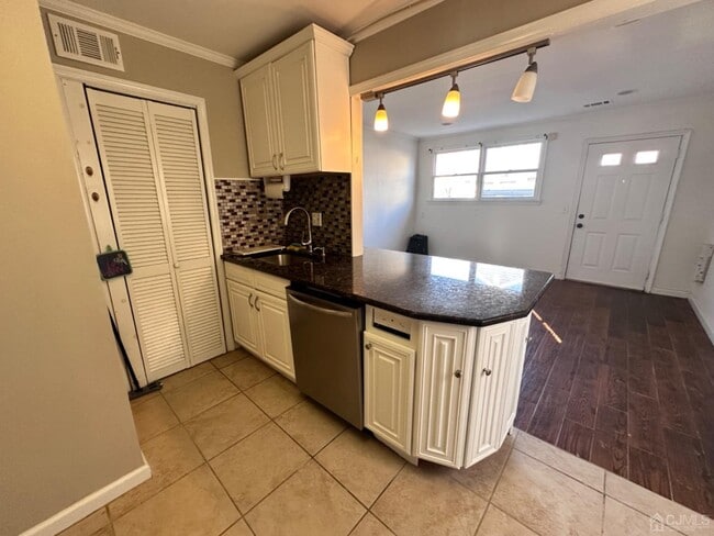 65 Bay Ave, Highlands, NJ 07732 - Room for Rent in Highlands, NJ ...