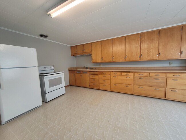 110 S Main St, Brillion, WI 54110 - Condo for Rent in Brillion, WI ...