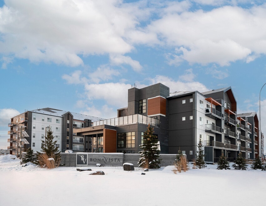Evergreen Towers Apartments - 7-11 Evergreen Pl Winnipeg, MB ...