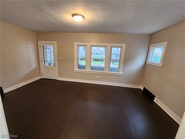 2200 W 104th St Unit Lower, Cleveland, OH 44102 - Apartment for Rent in ...