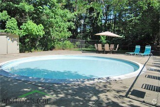 Lynbrook at Mark Center Apartment Homes Rentals - Alexandria, VA ...