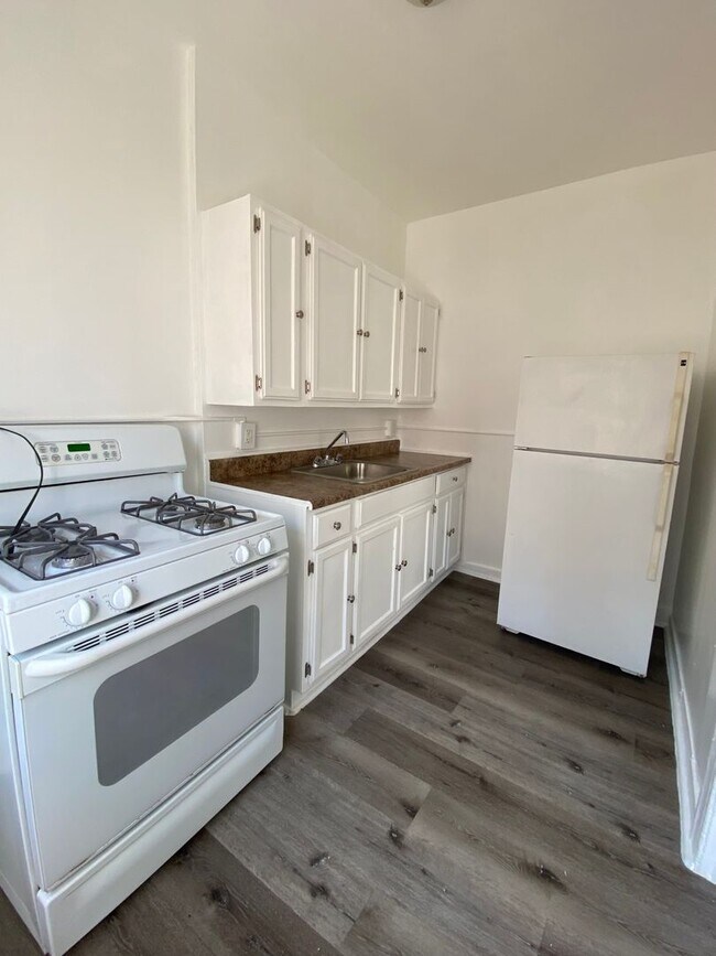 The Devon Apartments - Spacious with Beaut... - Apartments in Los ...