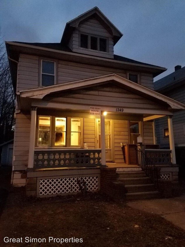 1249 Norton St, Rochester, NY 14621 - House Rental in Rochester, NY ...