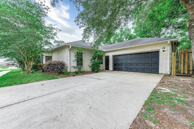 8003 N Circle Dr Houston, TX 77071 - Alquileres en Houston, TX ...