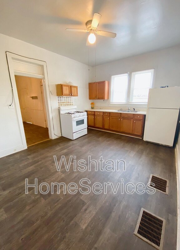 236 W Washington St Unit Apt 4, Macomb, IL 61455 - Condo for Rent in ...