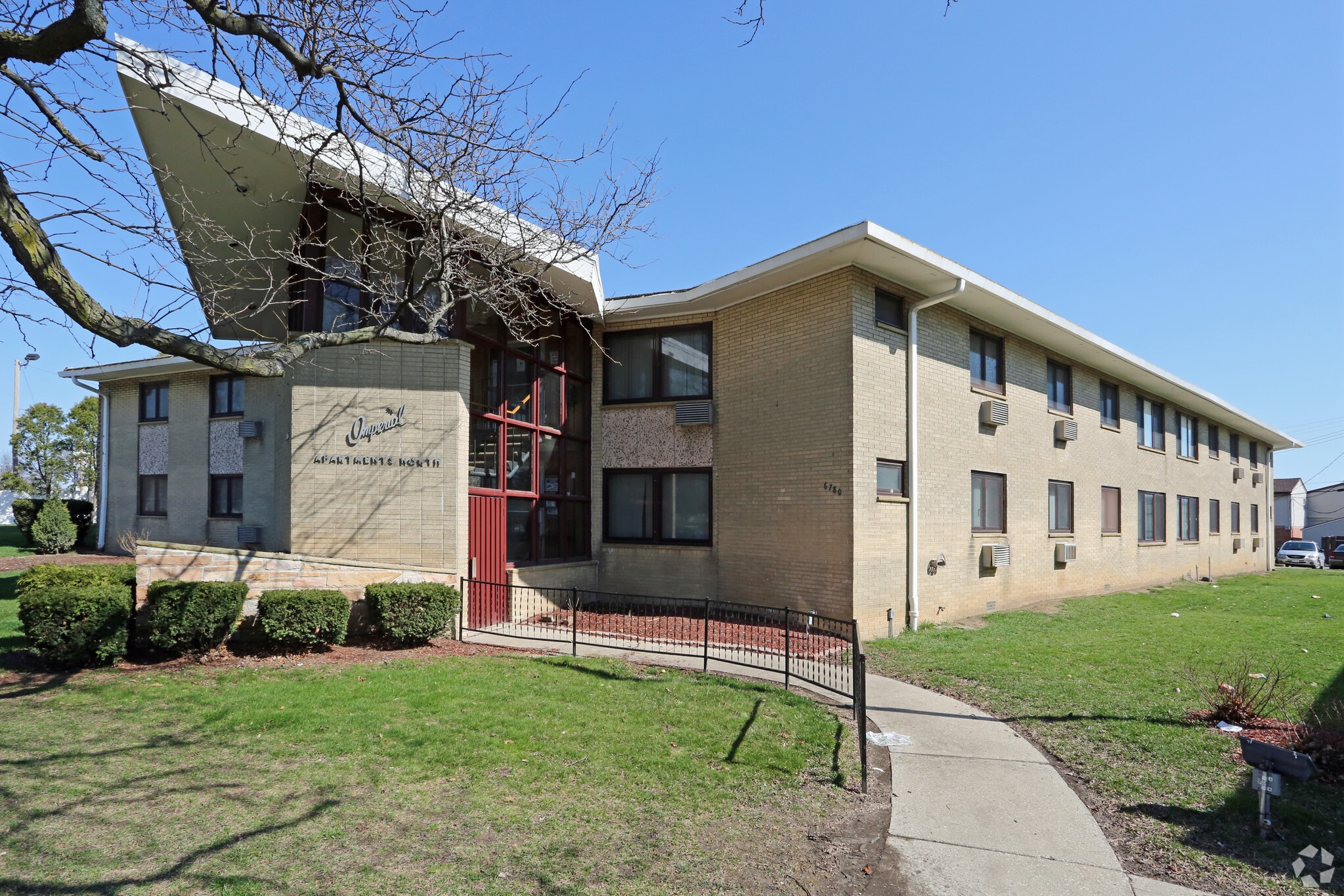Imperial Apartments - 6766 W Appleton Ave Milwaukee, WI 53216 ...