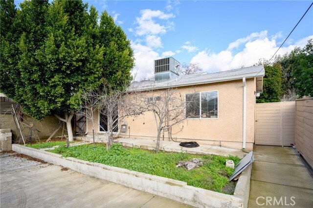 10604 Plainview Ave, Los Angeles, CA 91042 - Townhome Rentals in Los ...