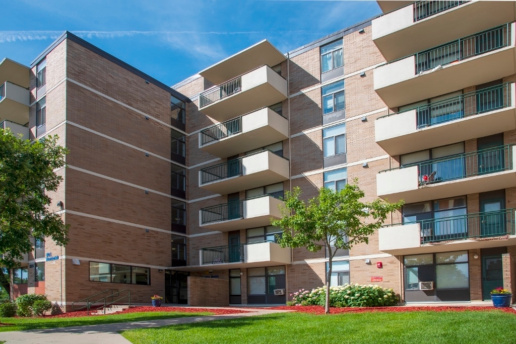 Park Plaza - 1315 Olson Memorial Hwy Minneapolis, MN 55405 | Apartments.com