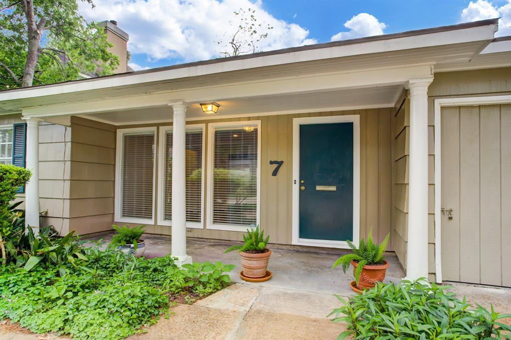 7 Bash Pl, Houston, TX 77027 - House Rental in Houston, TX | Apartments.com