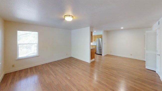 OAKSHADE COMMONS Apartments - Davis, CA | Apartments.com