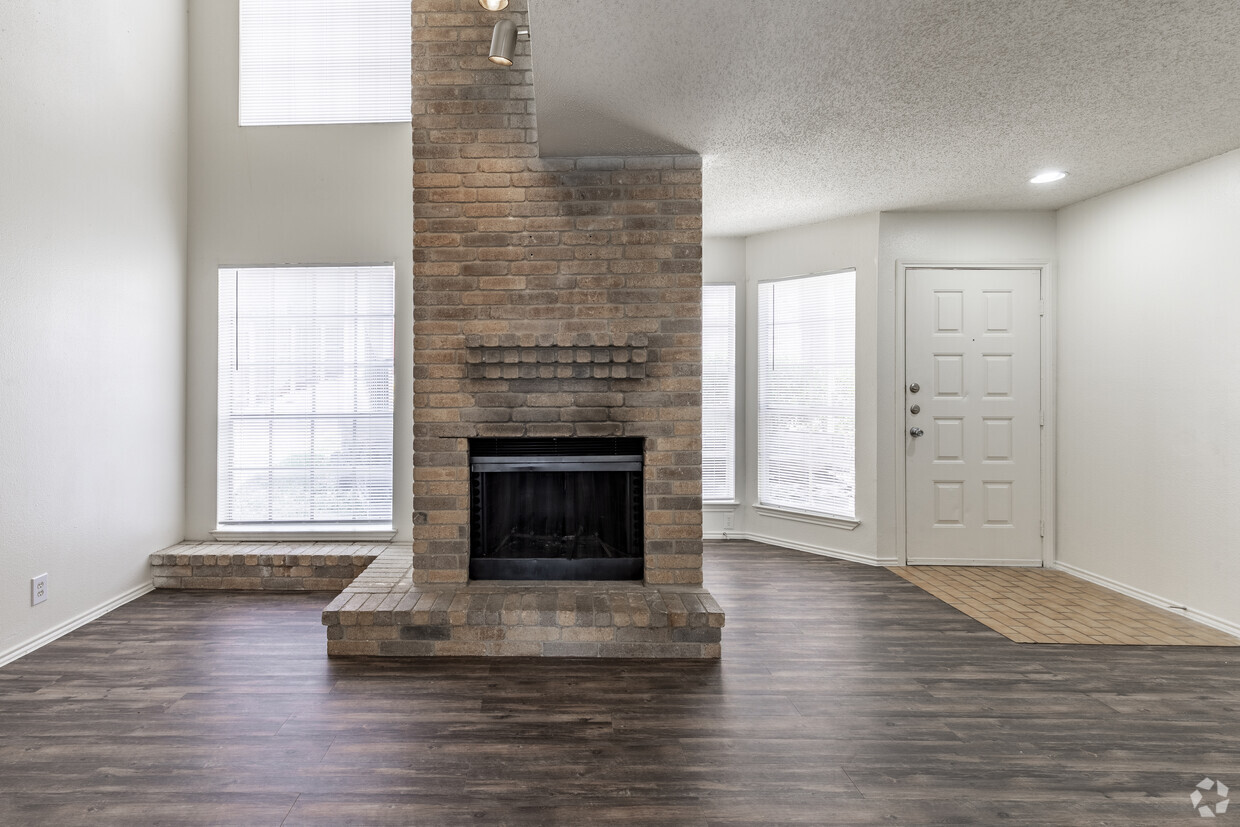 Broken Oak Townhomes - 1935 Broken Oak St San Antonio, TX 78232 ...
