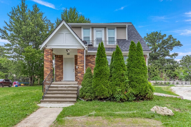 Far East Side Apartments for Rent with a Swimming Pool - Detroit, MI ...