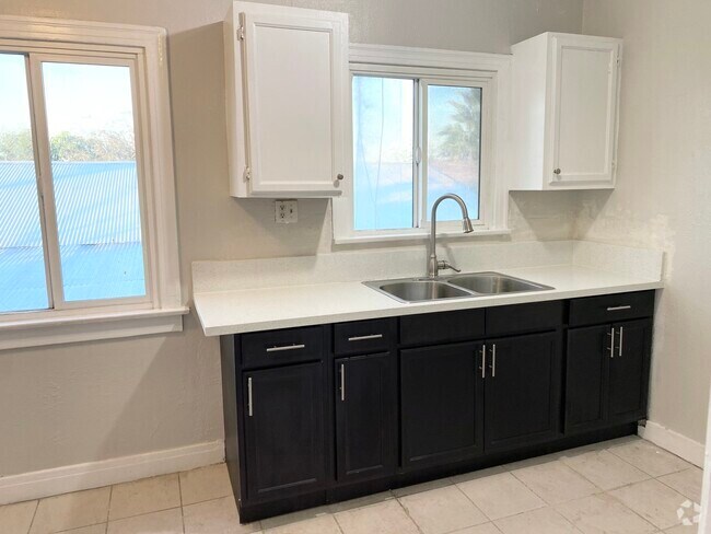 Downtown Compton Apartments for Rent with a Garage - Compton, CA - 4 ...