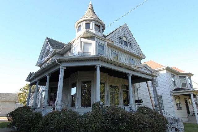 707 E Empire St Unit Upper, Bloomington, IL 61701 - Apartments in ...