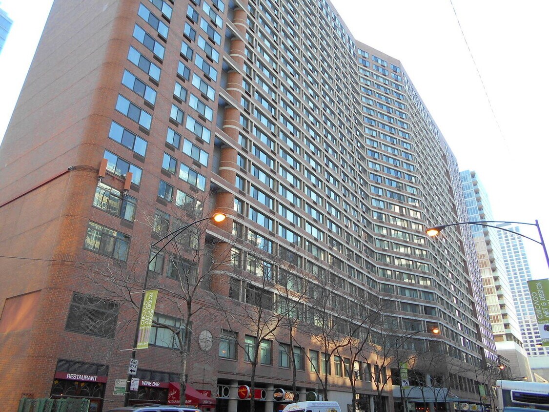 211 E Ohio St Unit 2421, Chicago, IL 60611 - Condo for Rent in Chicago ...