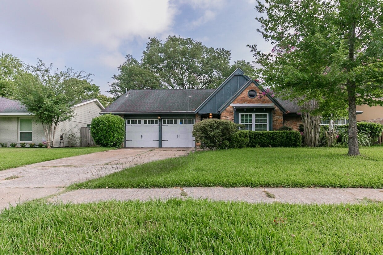 6010 Benning Dr, Houston, TX 77096 - House Rental in Houston, TX ...