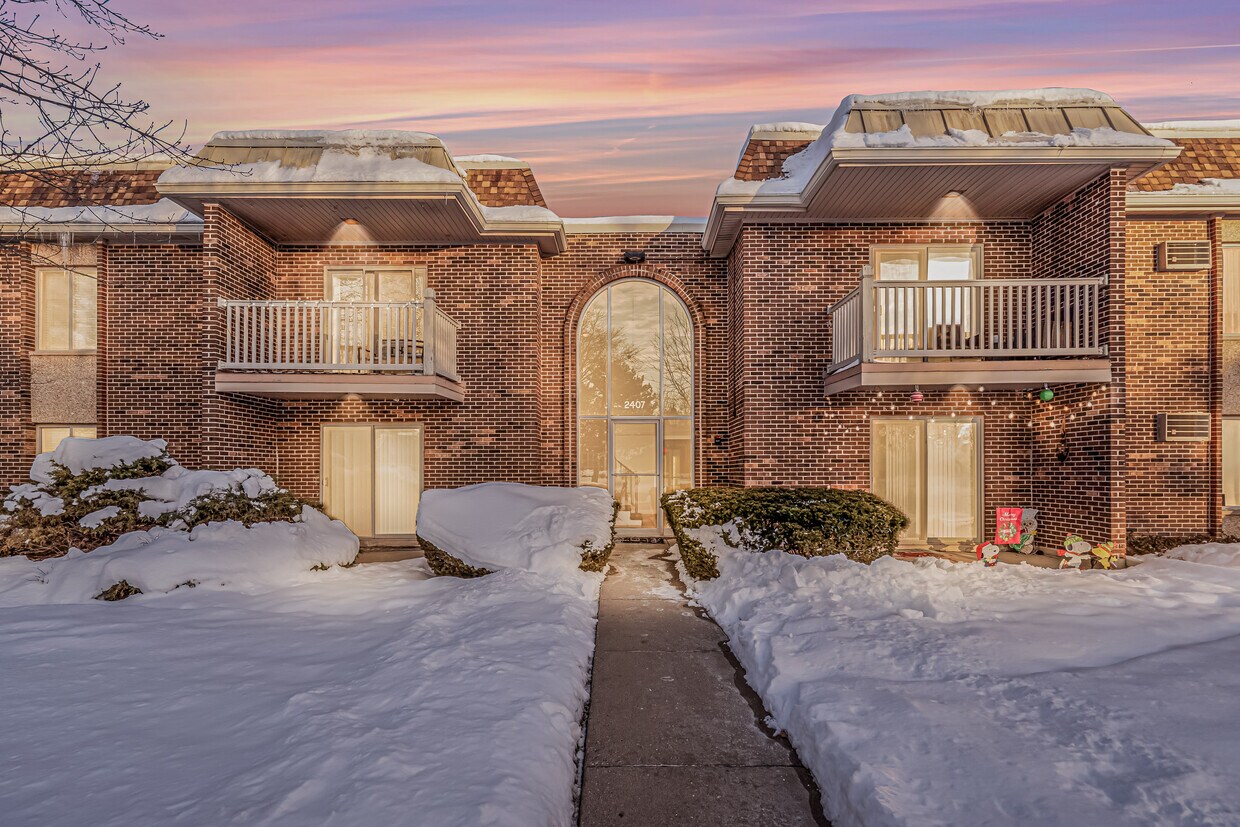 2407 North Kennicott Drive Unit Greenbrier, Arlington Heights, IL 60004 ...