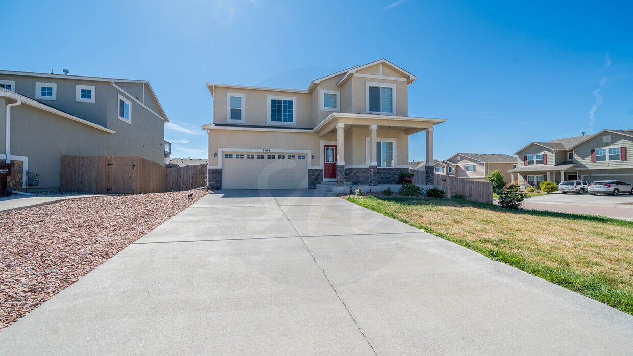 9798 Desert Lily Cir, Colorado Springs, CO 80925 - House Rental in ...