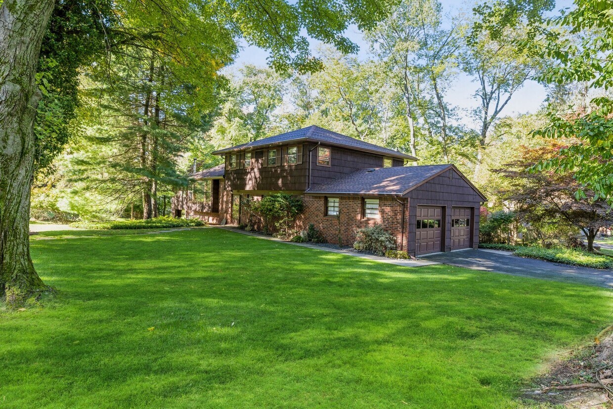 11 Maple Ave, Demarest, NJ 07627 - House Rental in Demarest, NJ ...