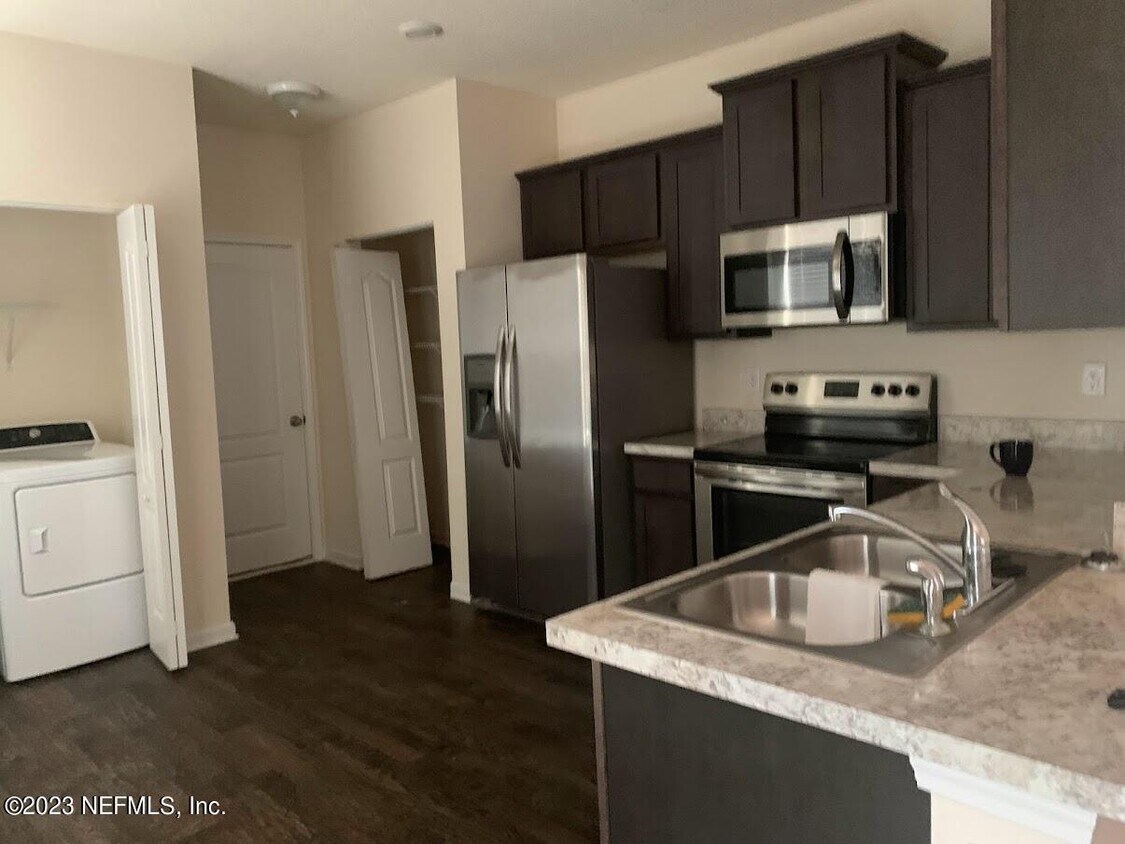 7831 Echo Springs Rd, Jacksonville, FL 32256 - Townhome Rentals in ...