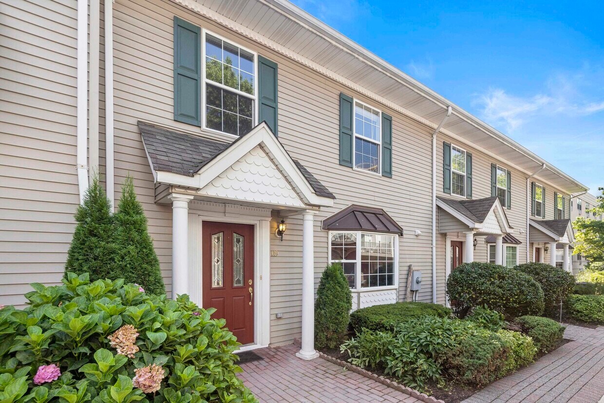 119 Panorama Dr Unit 119, Edgewater, NJ 07020 - Condo for Rent in ...