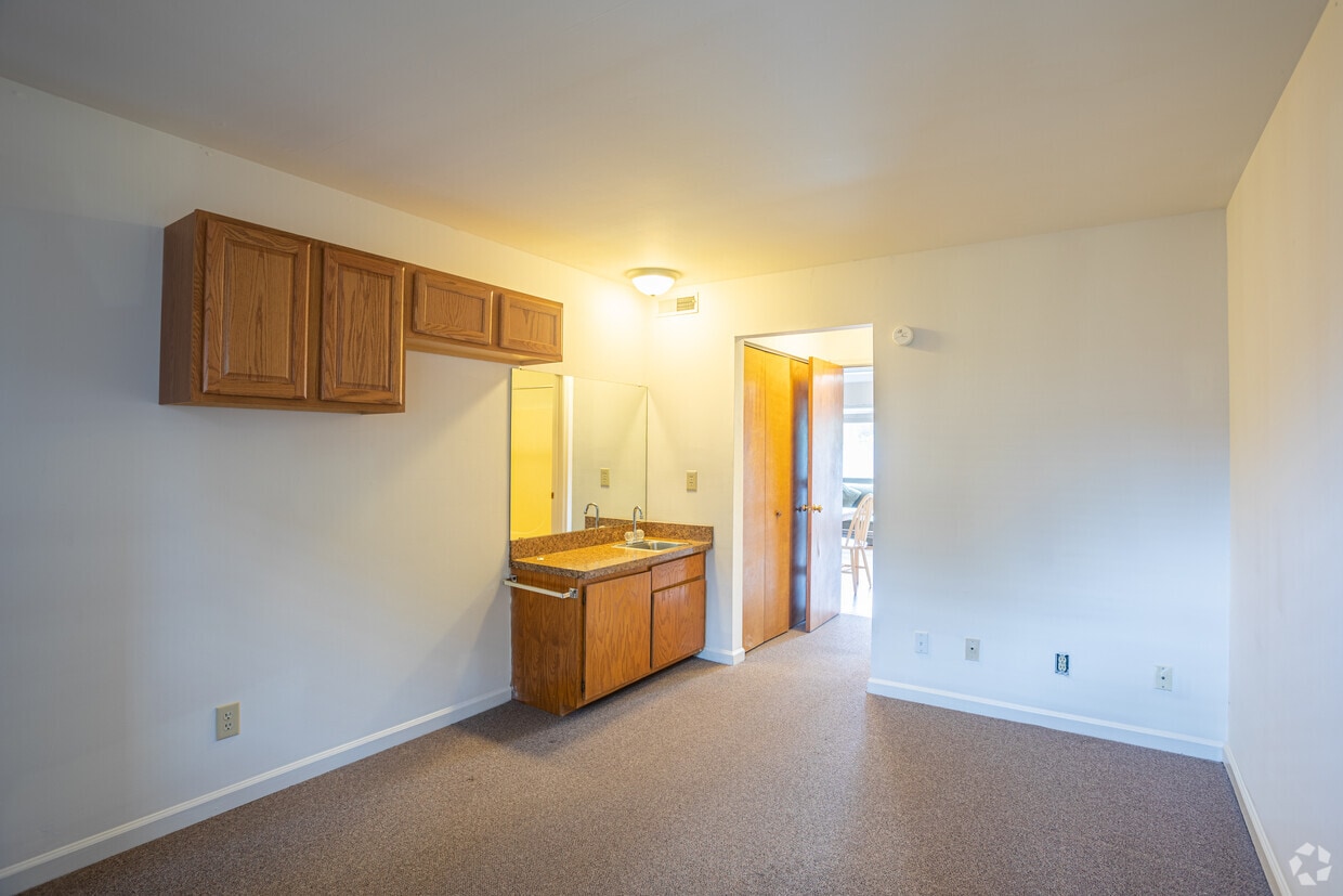 Graduate Centre - 1982 Arlington Blvd Charlottesville, VA 22903 ...