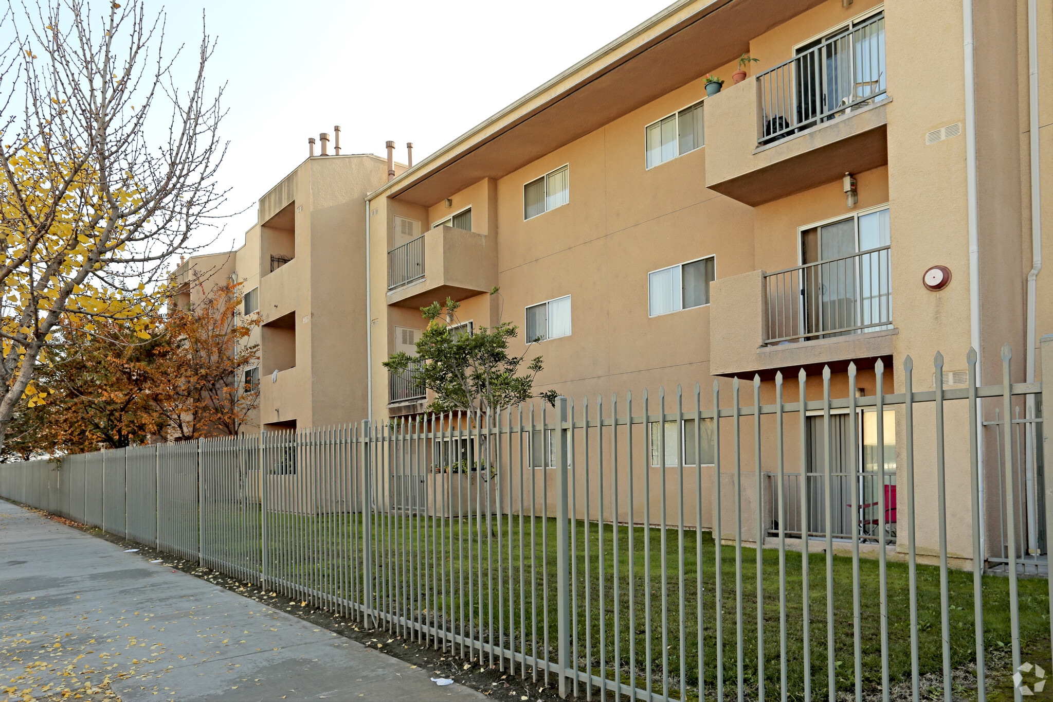 ML Shepard Manor (55+ Community) - 2330 Santa Ana S Los Angeles, CA ...