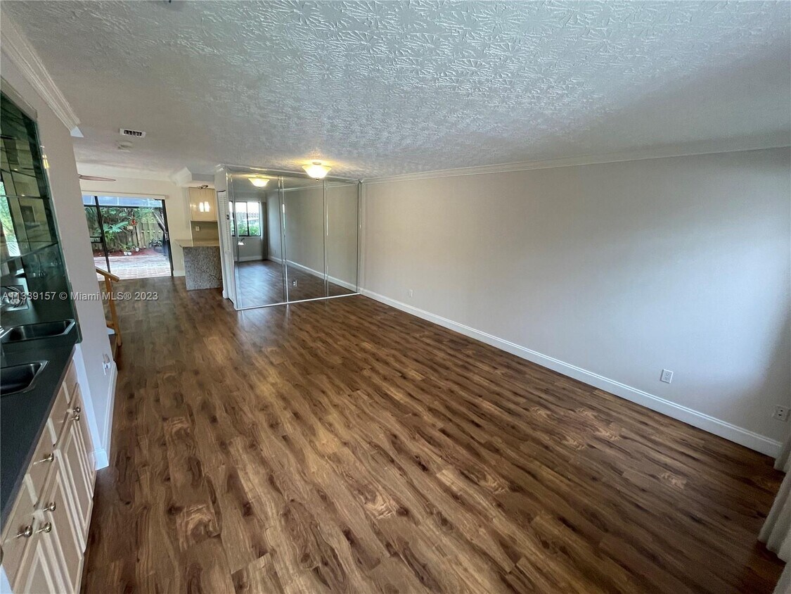 14980 SW 93rd St, Miami, FL 33196 - House Rental in Miami, FL ...