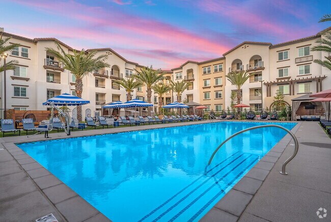 Miramar Ranch North Apartments for Rent with Extra Storage - San Diego ...