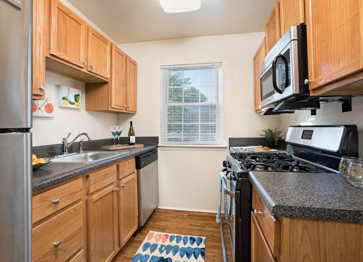 Cambridge Apartments - Apartments in Hampton, VA | Apartments.com