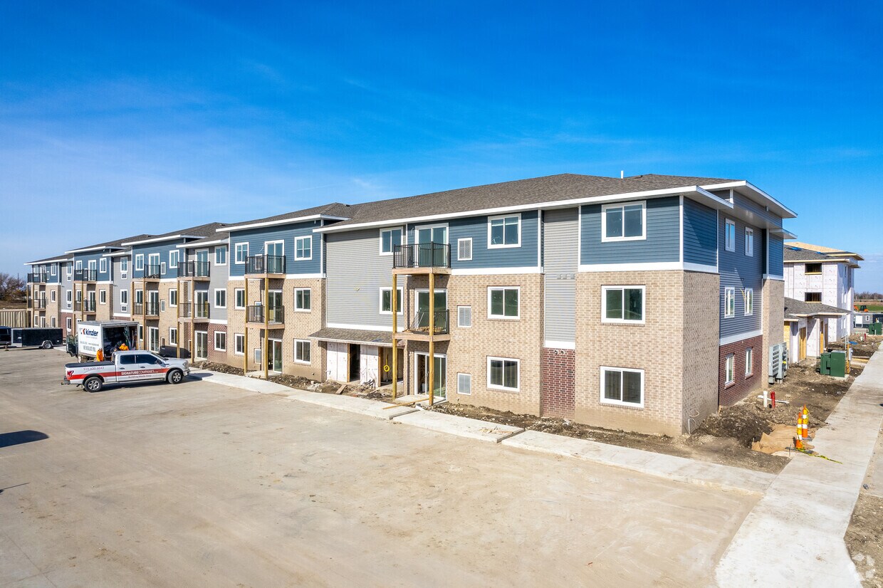 Blue Ridge Commons Apartments - 1040 Blue Ridge Pl NW Altoona, IA ...