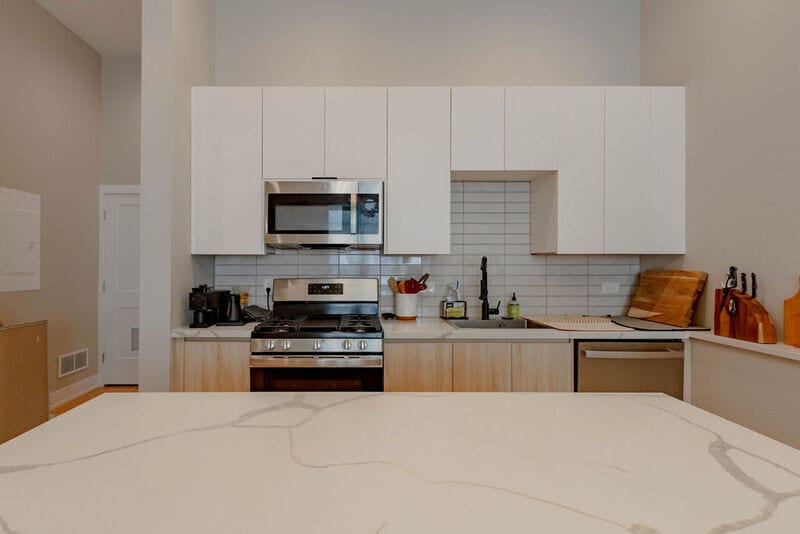 2906 N Allen Ave, Chicago, IL 60618 - Condo for Rent in Chicago, IL ...