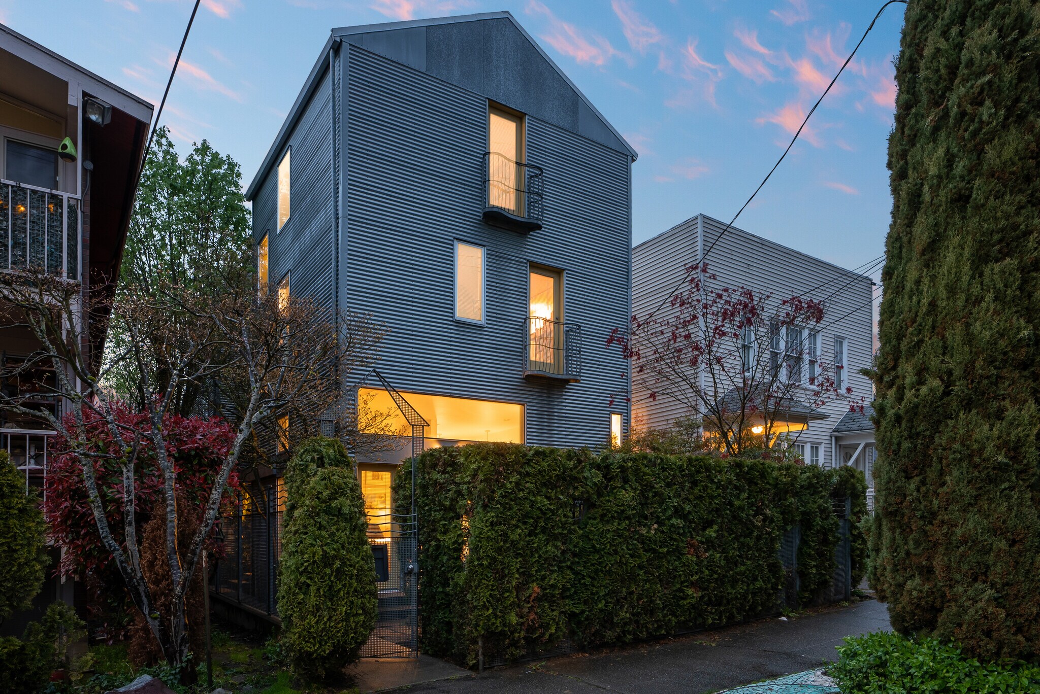 213 11th Ave E, Seattle, WA 98102 - House Rental in Seattle, WA ...