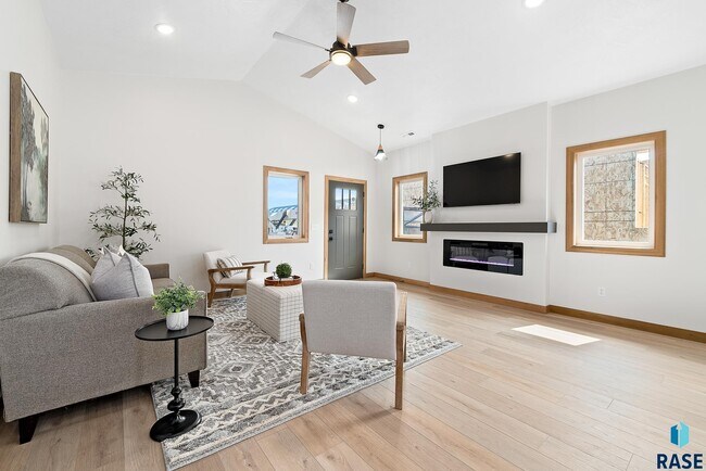 1209 S Foss Ave, Sioux Falls, SD 57110 - House Rental in Sioux Falls ...