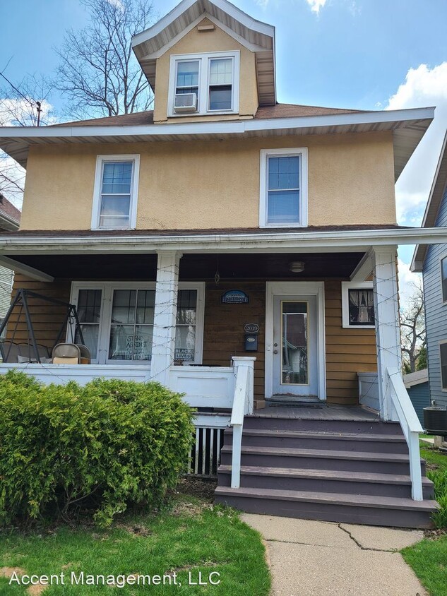 2019 Monroe St, Madison, WI 53711 - House Rental in Madison, WI ...