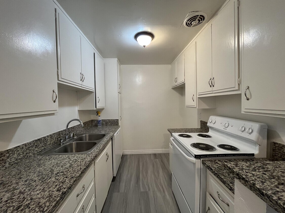 15040 Parthenia St Unit 36, Los Angeles, CA 91343 - Room for Rent in ...