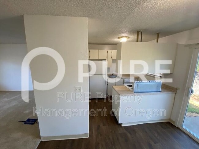 4249 NE Sumner St, Portland, OR 97218 - Condo for Rent in Portland, OR ...