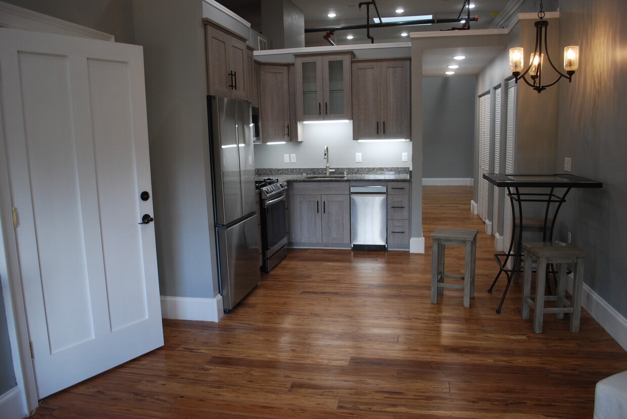 111 Court Sq, Abbeville, SC 29620 - Apartments in Abbeville, SC ...