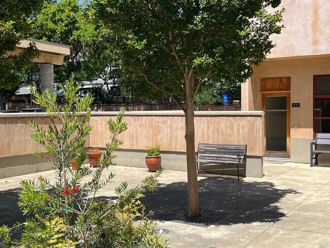 1020 Gravenstein Hwy S Unit 200, Sebastopol, CA 95472 - Condo for Rent ...