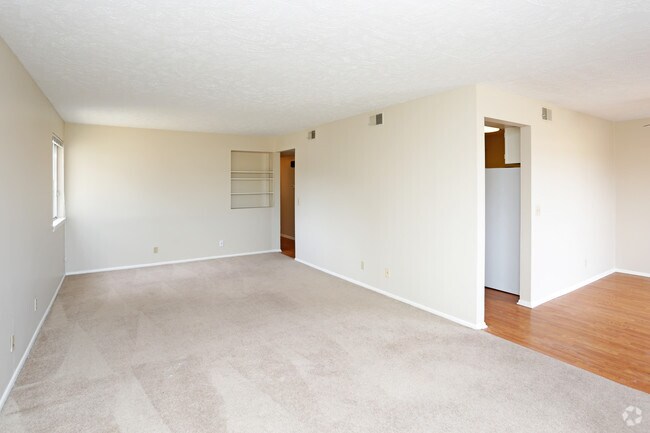 Centre Ridge Apartments - 2940 Paddock Plz Omaha, NE | Apartments.com